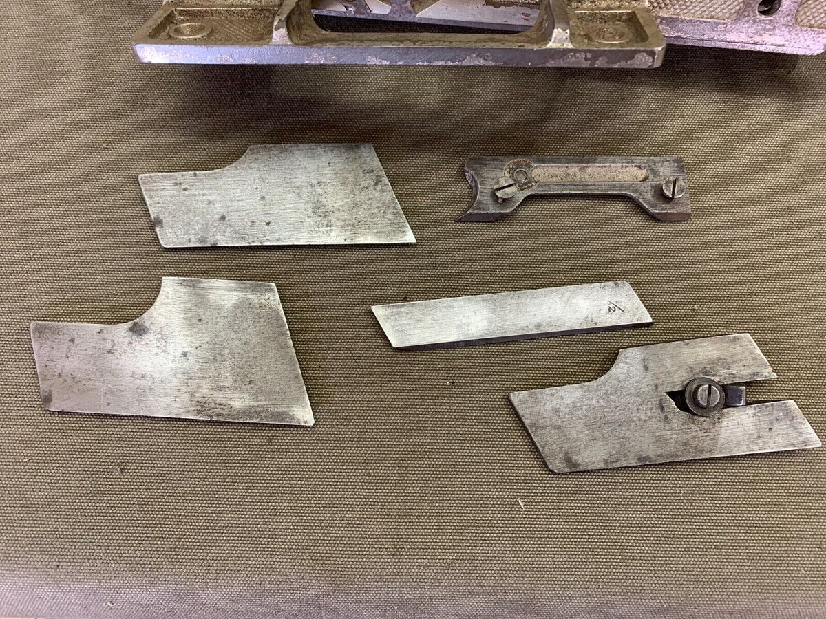 STANLEY NO 444 DOVETAIL PLANE WITH CUTTERS SEE PHOTOS. NICE BOX ...